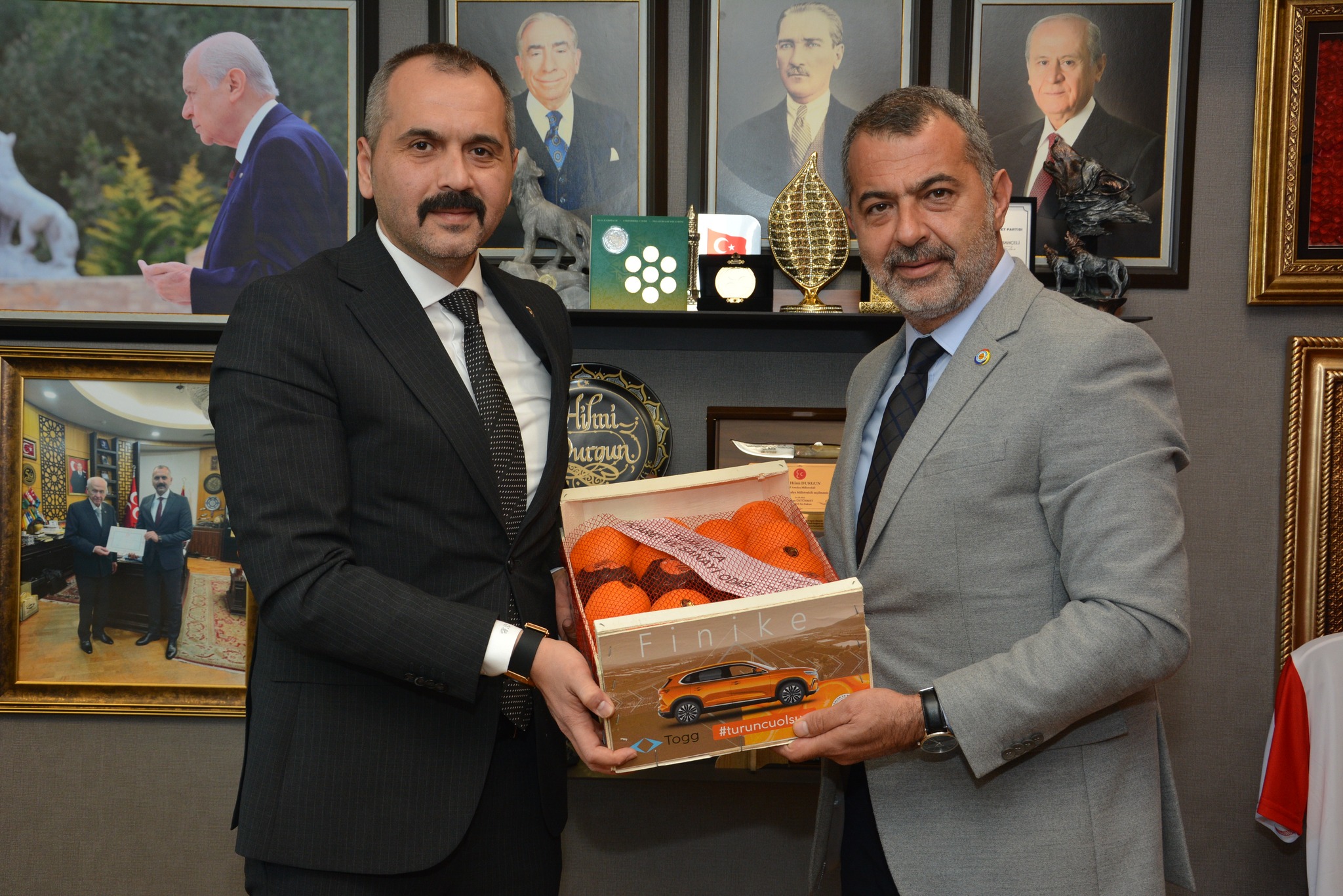 Yönetim Kurulu Başkanımız Fahri Özen, MHP Antalya Milletvekilimiz Hilmi Durgun’u makamında ...